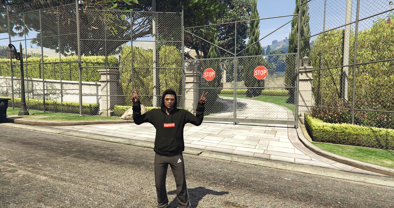 [Free][Map] Playboy Mansion Fence - FiveM Releases - Cfx.re Community